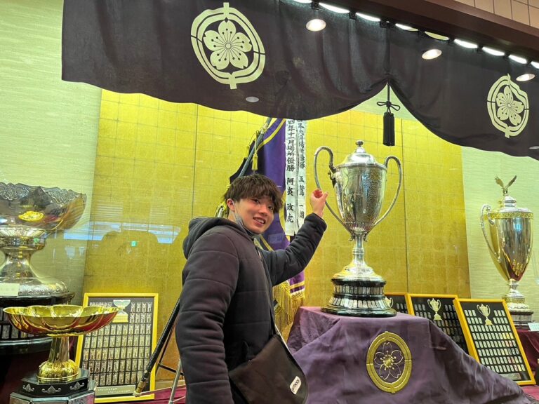 Sumo Wrestling in Japan: A Complete Guide and How to Get Sumo Tickets ...