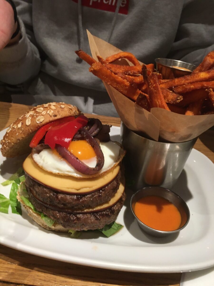 12 Best Burgers in Tokyo | Japan Wonder Travel Blog