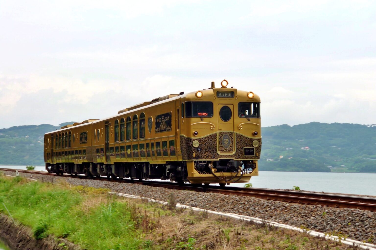 10 Cool and Unique Trains in Japan | Japan Wonder Travel Blog