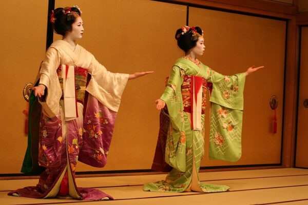What is a Geisha? History of Geisha and Where they are Today | Japan ...