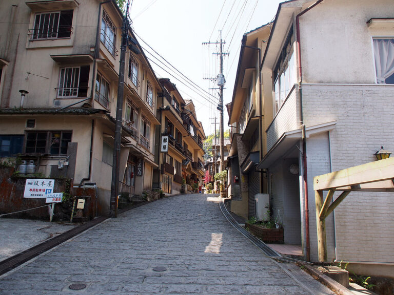 10 Real-Life Locations from Makoto Shinkai’s Suzume no Tojimari | Japan ...