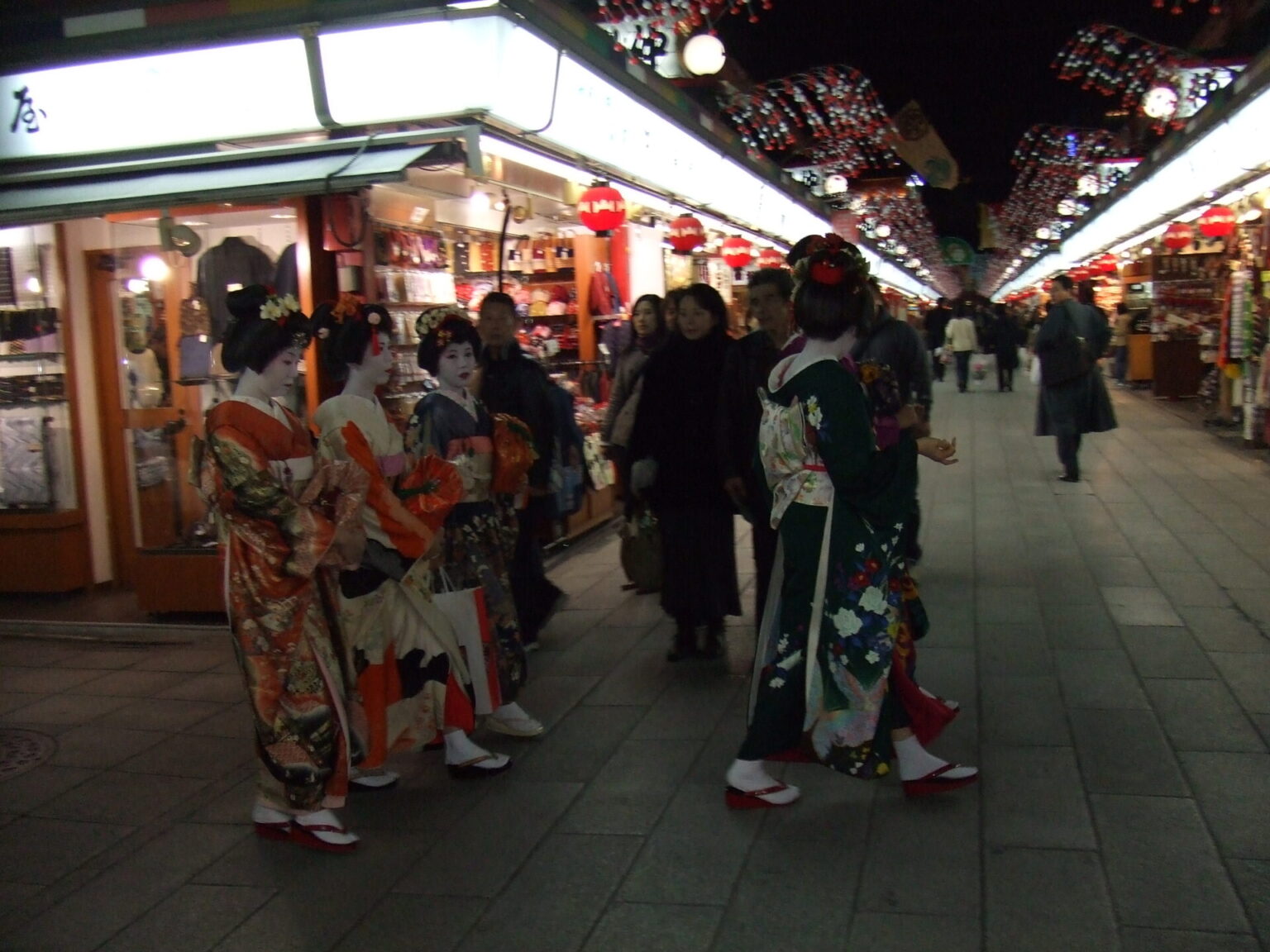 What is a Hanamachi? Where to see Geisha in Japan | Japan Wonder Travel ...