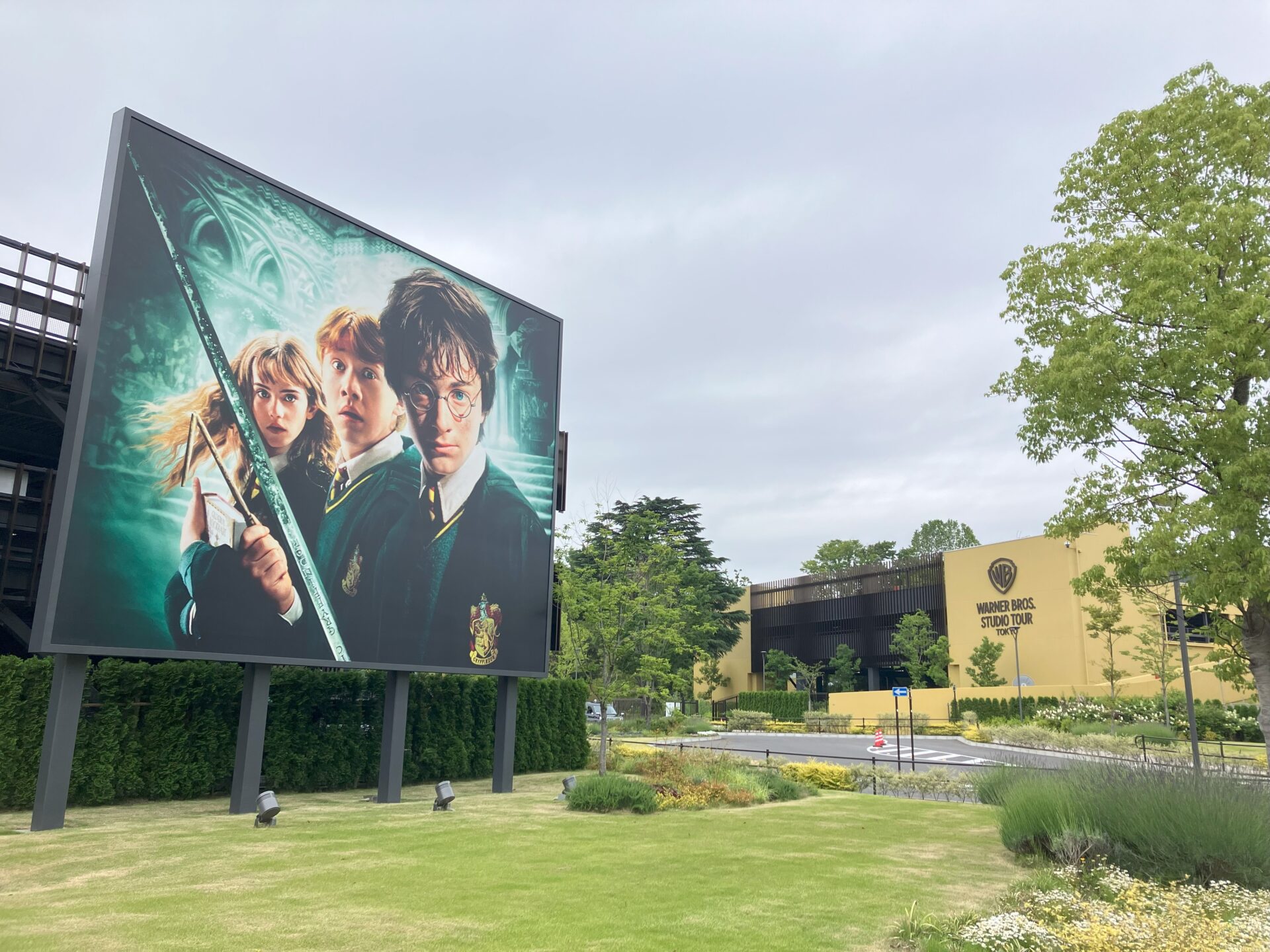 Unveiling the Magic: An Unforgettable Journey into Warner Bros. Studio ...